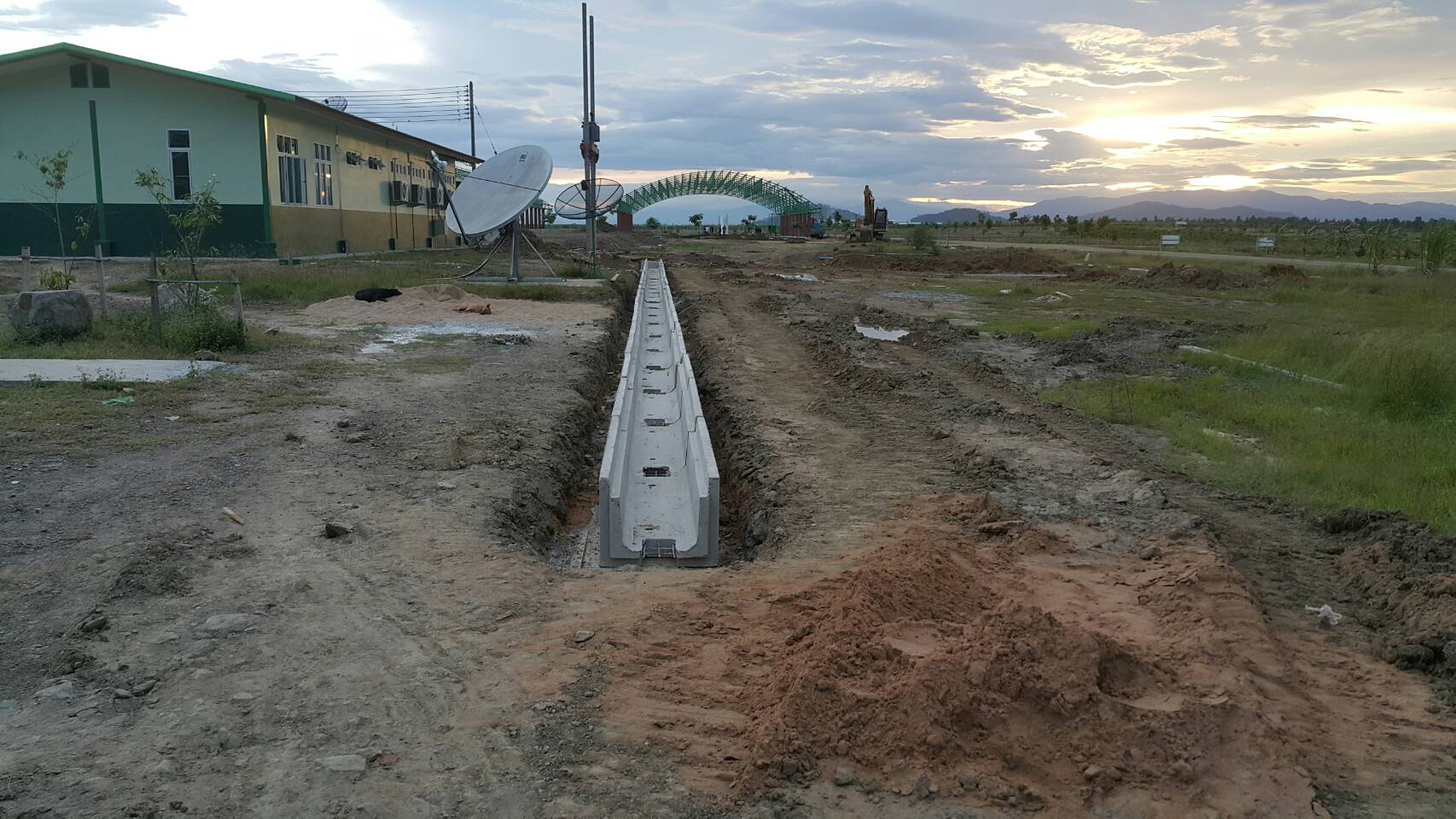 รางสายไฟฟ้าคอนกรีต (Electric Cable Gutter) - kanyongh