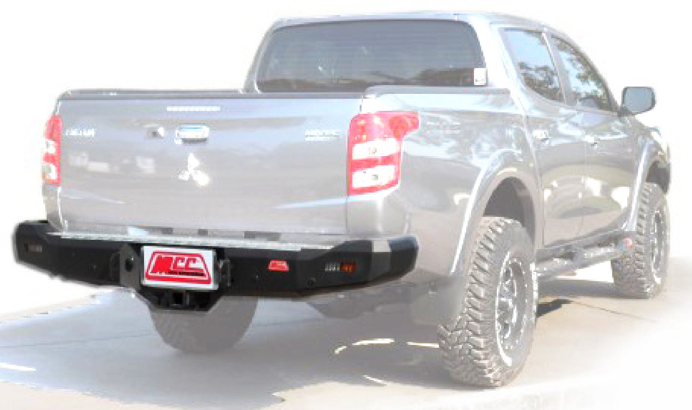 MCC022-01 Rocker Rear Bar - mcc4x4