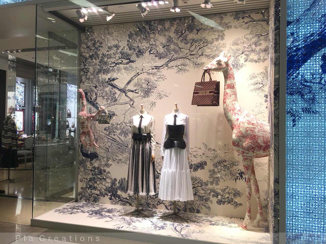 DIOR CRUISE 2019 Christmas Window - Piacreations
