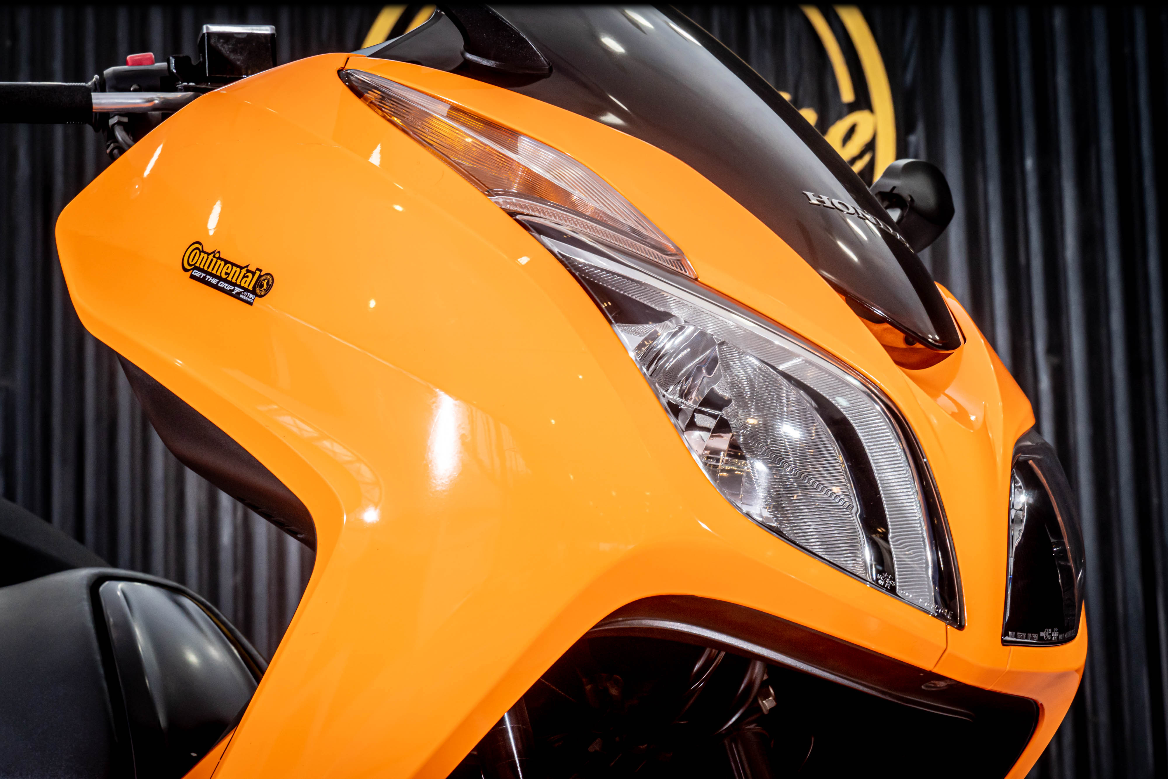 Honda Forza 300 - dbigbike