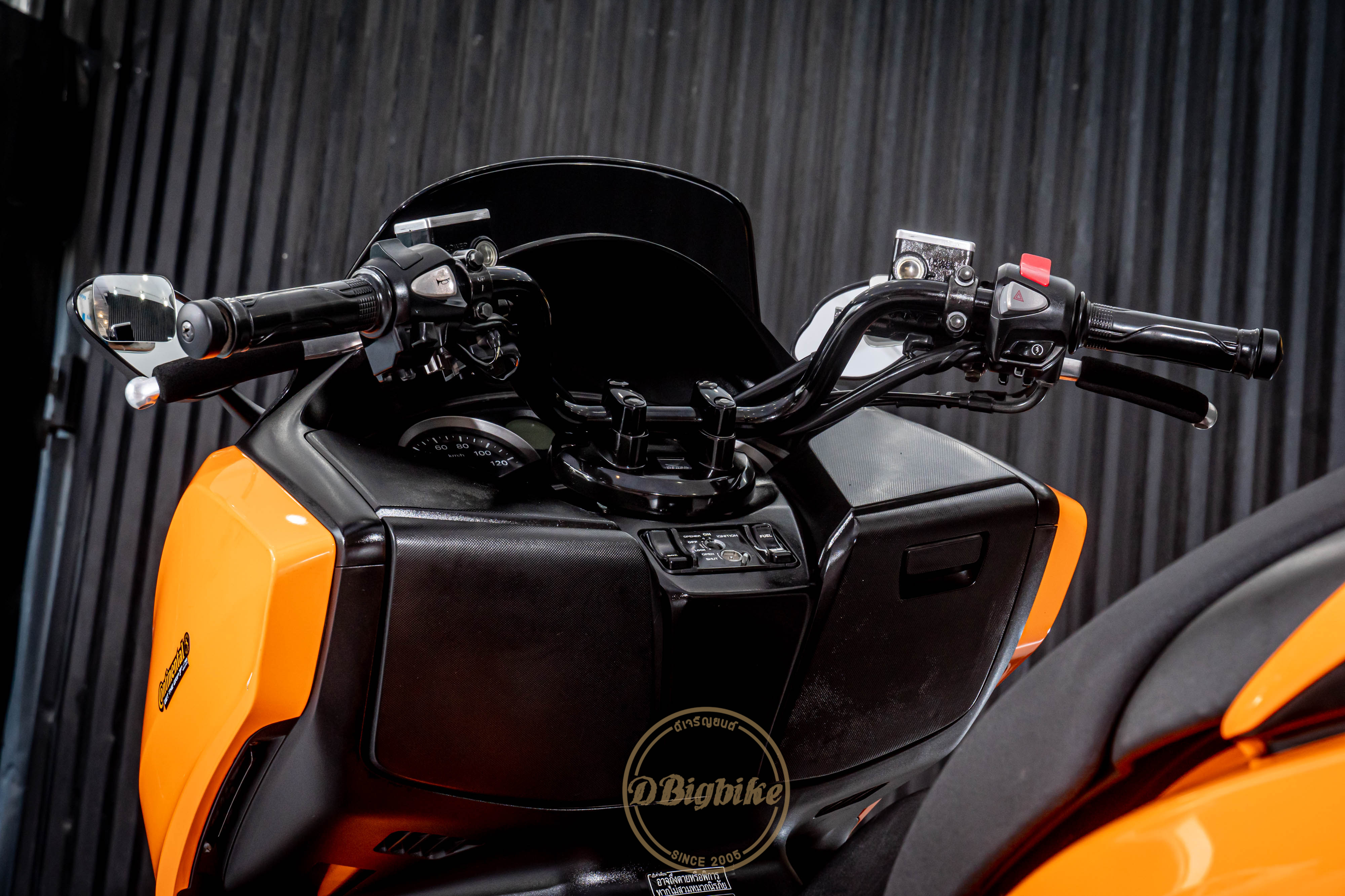 Honda Forza 300 - dbigbike