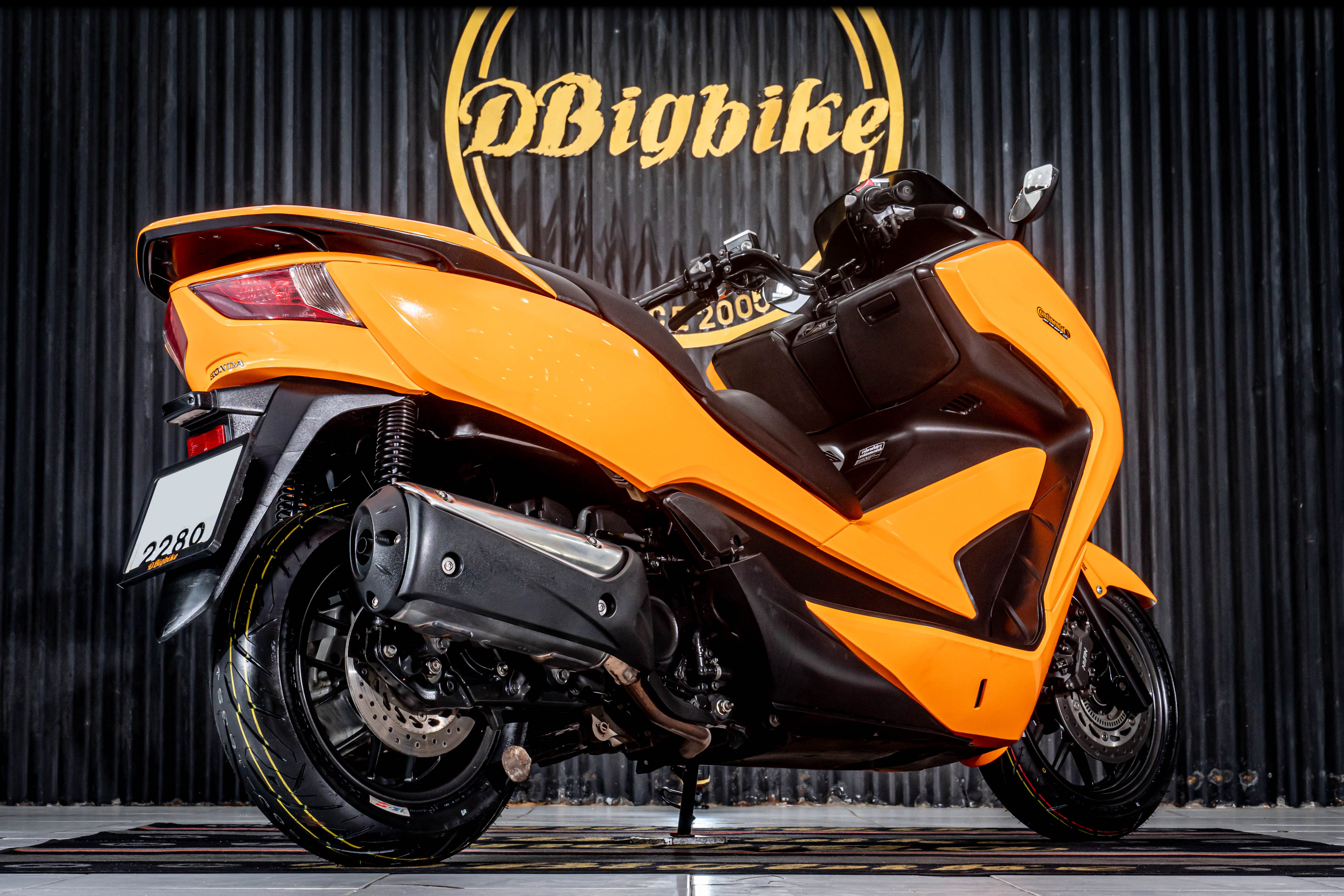 Honda Forza 300 - dbigbike