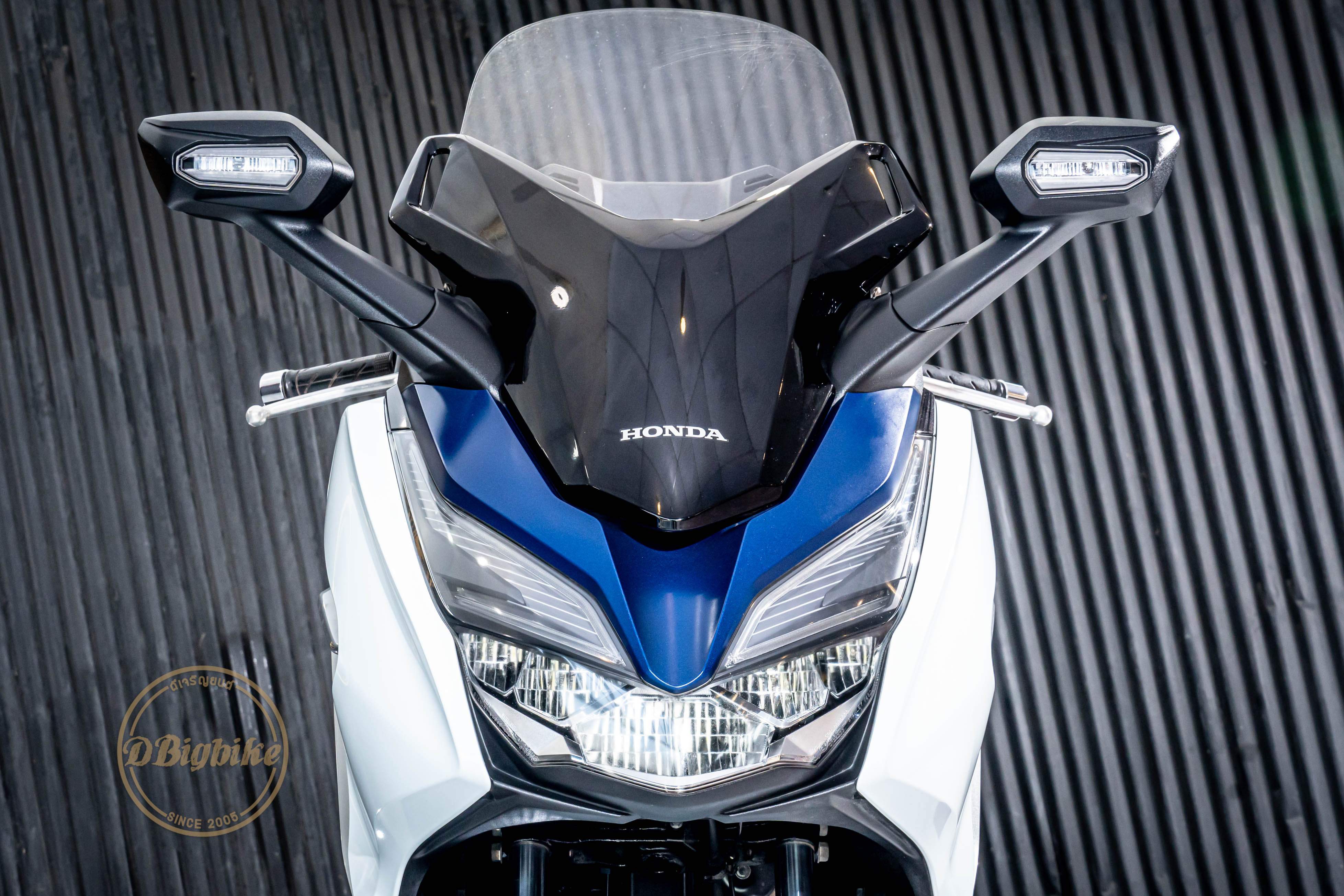 Honda Forza 300 - dbigbike