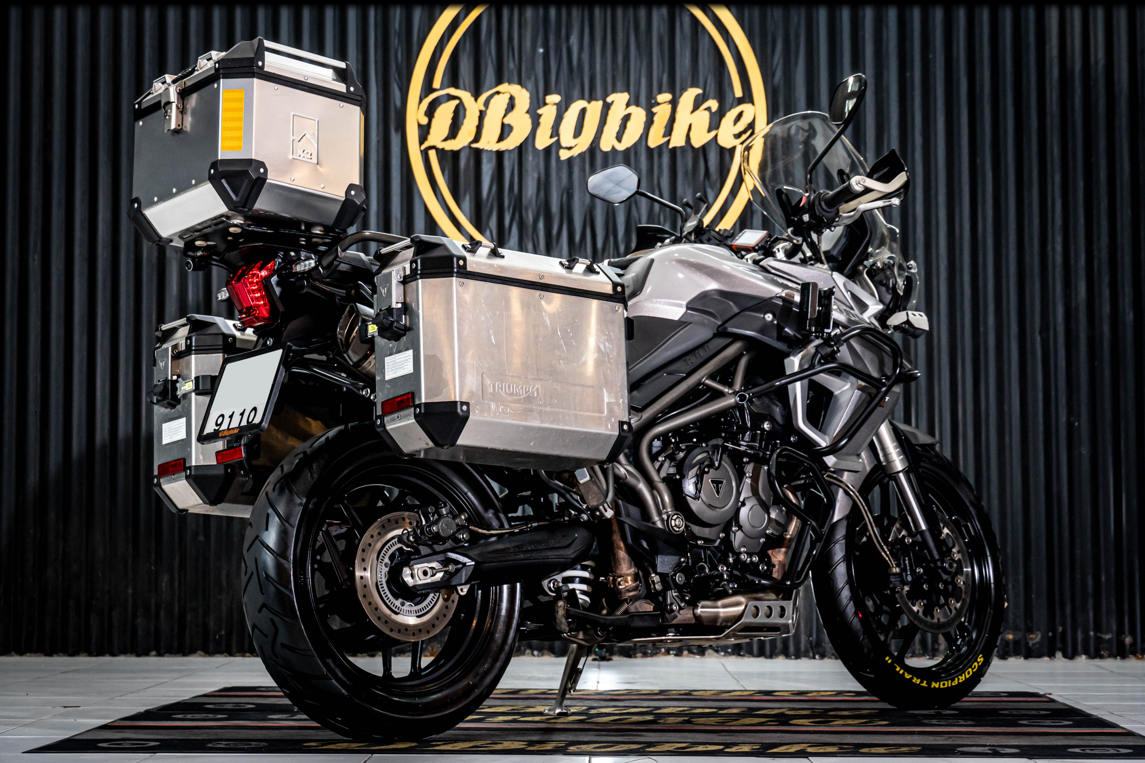 Triumph Tiger 800 XRT - dbigbike