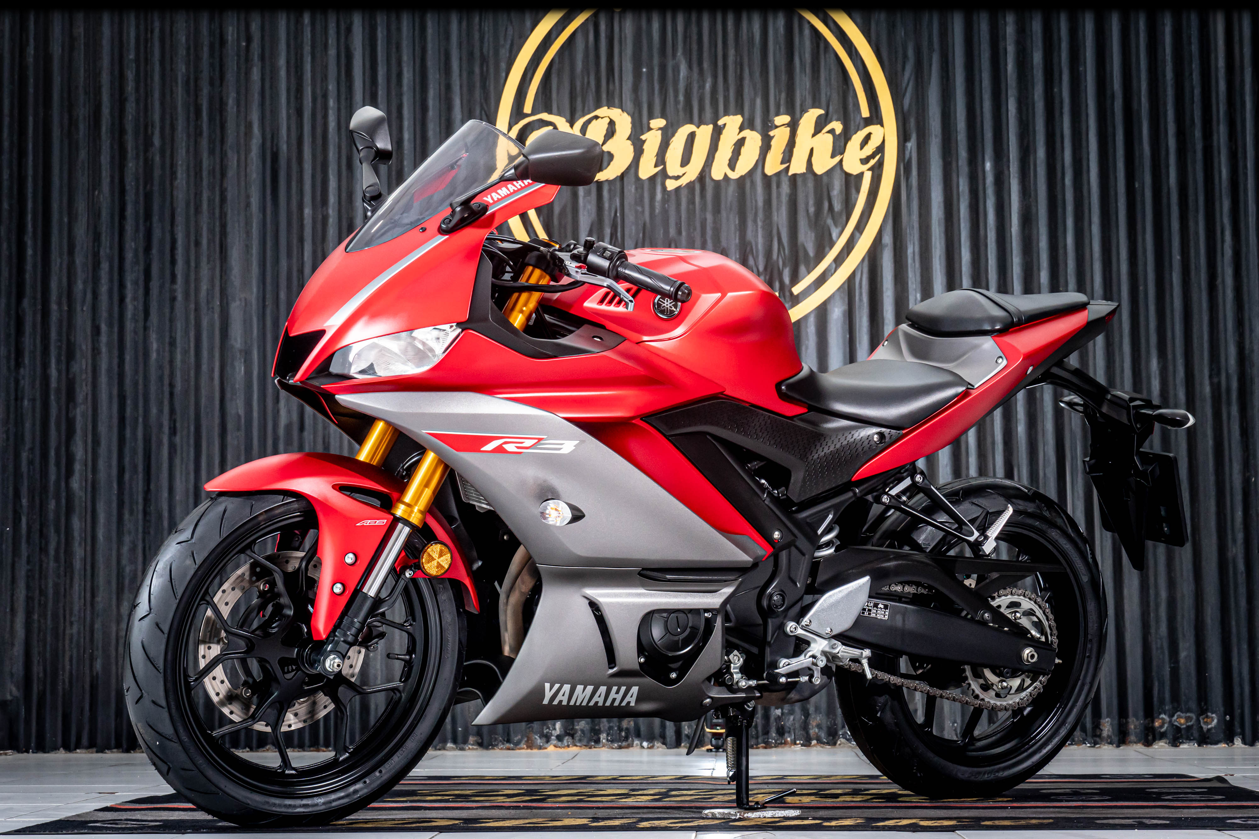 Yamaha YZF R3 - dbigbike