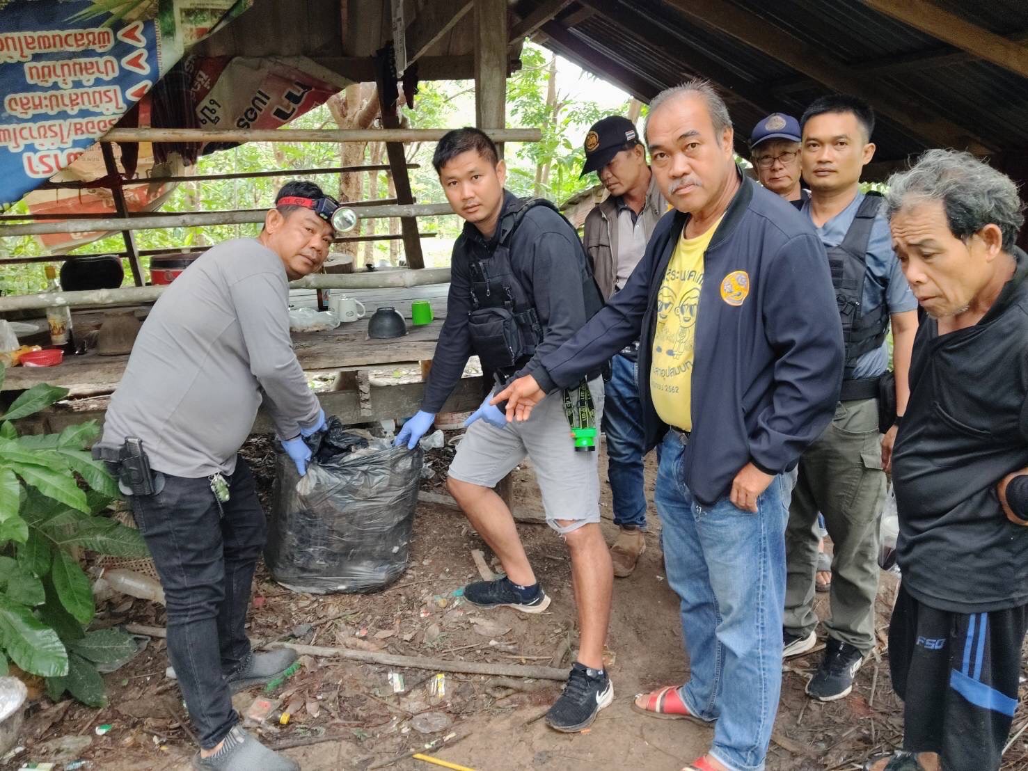 ตรวจยึดยาบ้า 2 แสนเม็ดกลางสวนยางบึงกาฬ – เร่งขยายผลหาผู้กระทำผิด