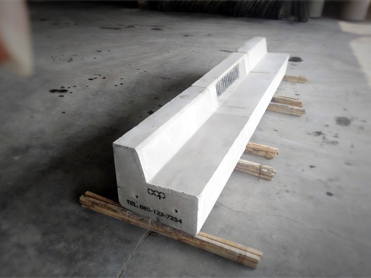 Concret curb and gutter & Mountable curb and gutter (คันหินรางน้ำ,คัน ...