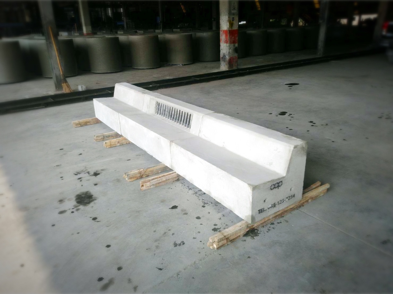 Concret curb and gutter & Mountable curb and gutter (คันหินรางน้ำ,คัน ...