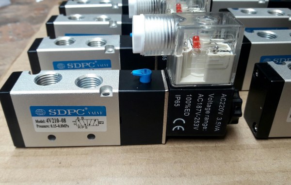 4V210-08 solenoid valve 5/2 - pneumaengineering