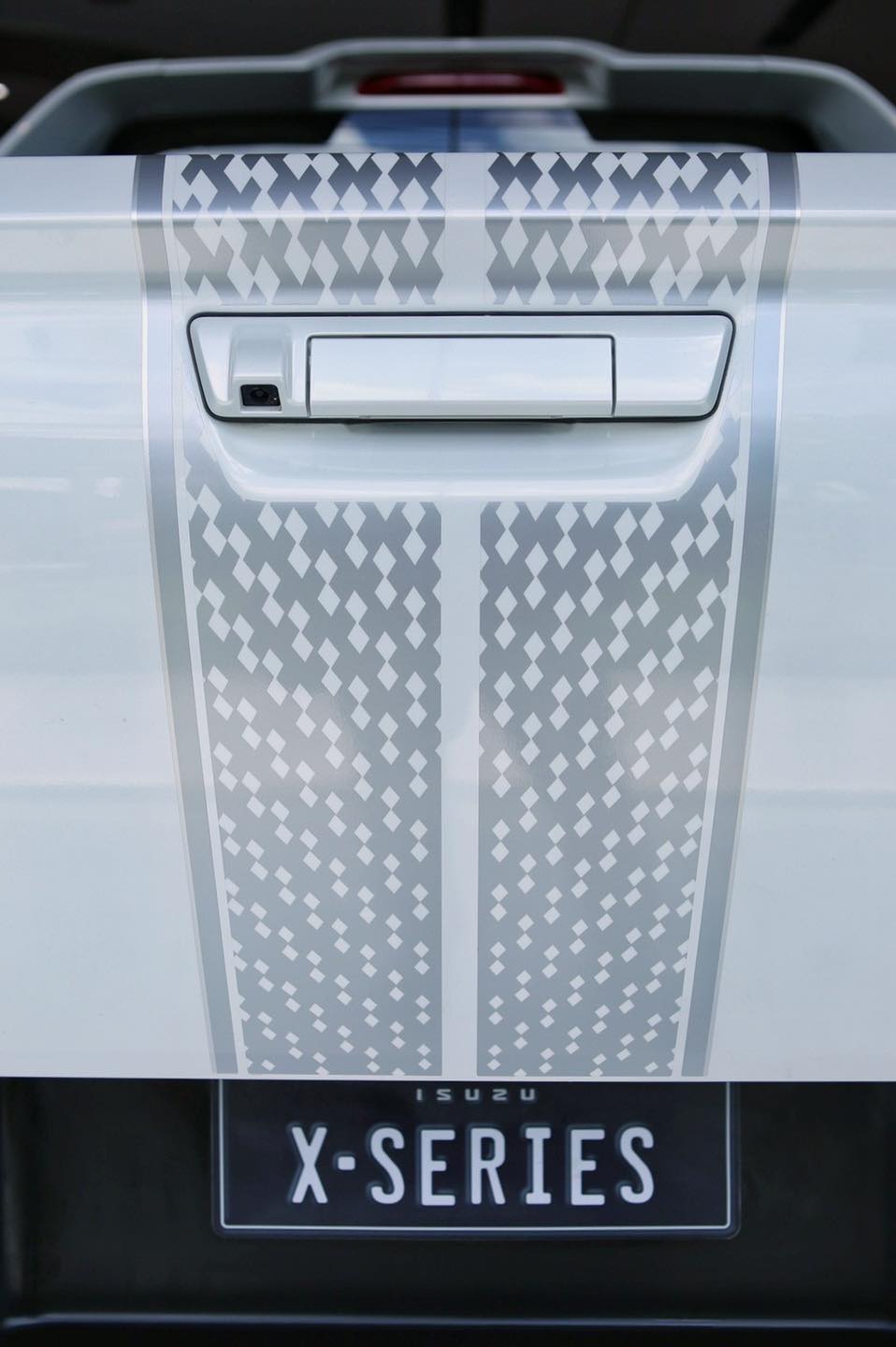ALL NEW ISUZU D-MAX X-SERIES - santiisuzu