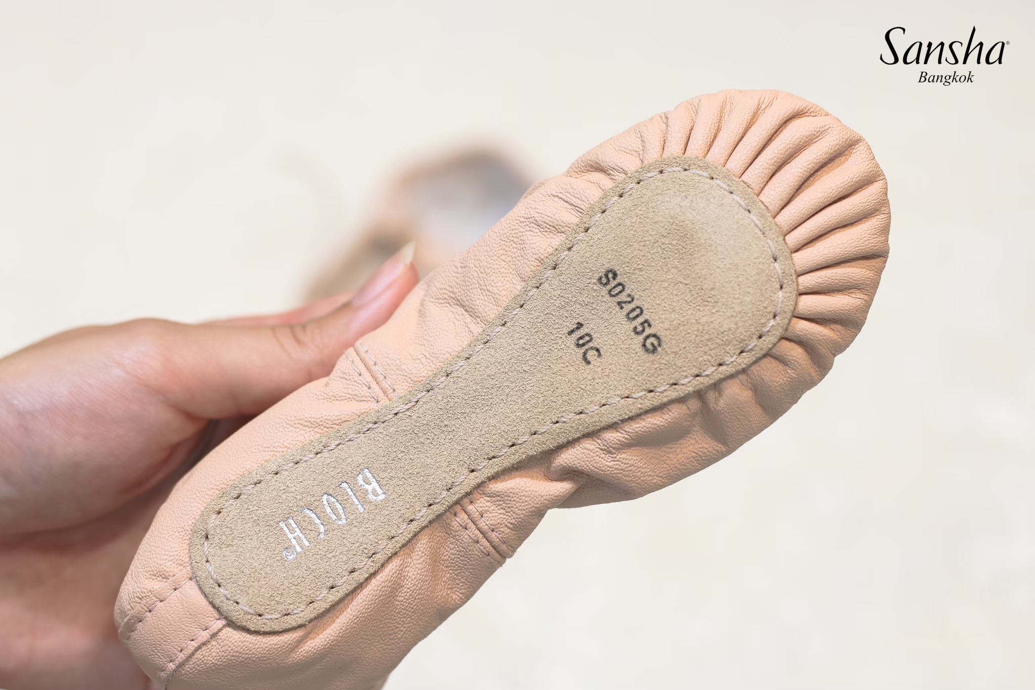 BLOCH รองเท้าบัลเล่ต์เด็ก หนัง สีชมพู พื้นเต็ม - bangkokballetshop