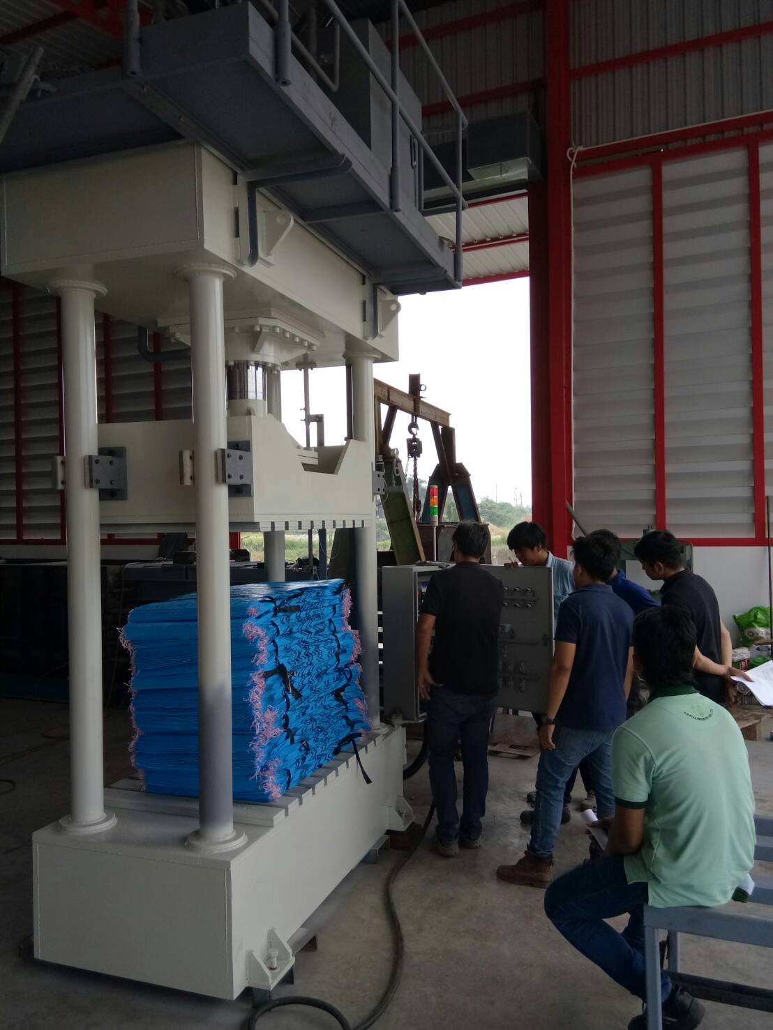 รุ่น 003 เครื่องอัดแบบแนวตั้ง (Make to Order Machine) - Ptech-hydraulic