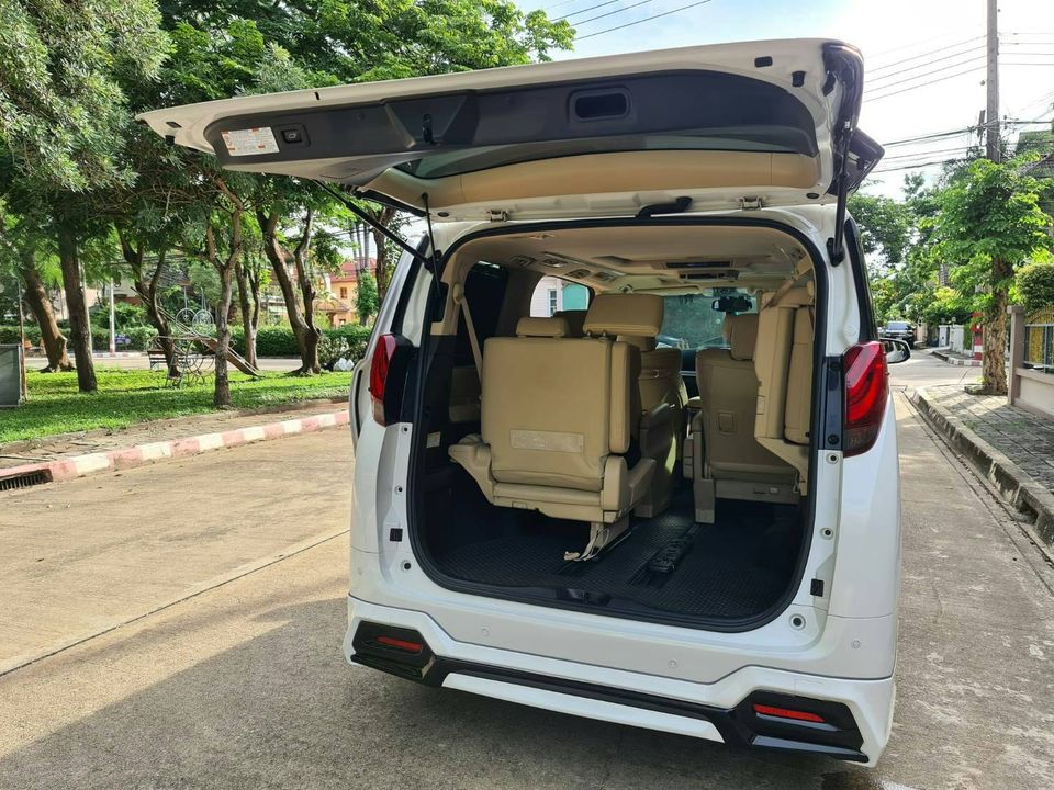 Luxury van car service Toyota Alphard | Enjoy Taxi Bangkok ...