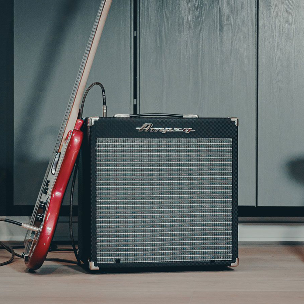 Ampeg Rocket Bass RB-108 1x8" 30-watt Bass Combo Amp - stringsshop