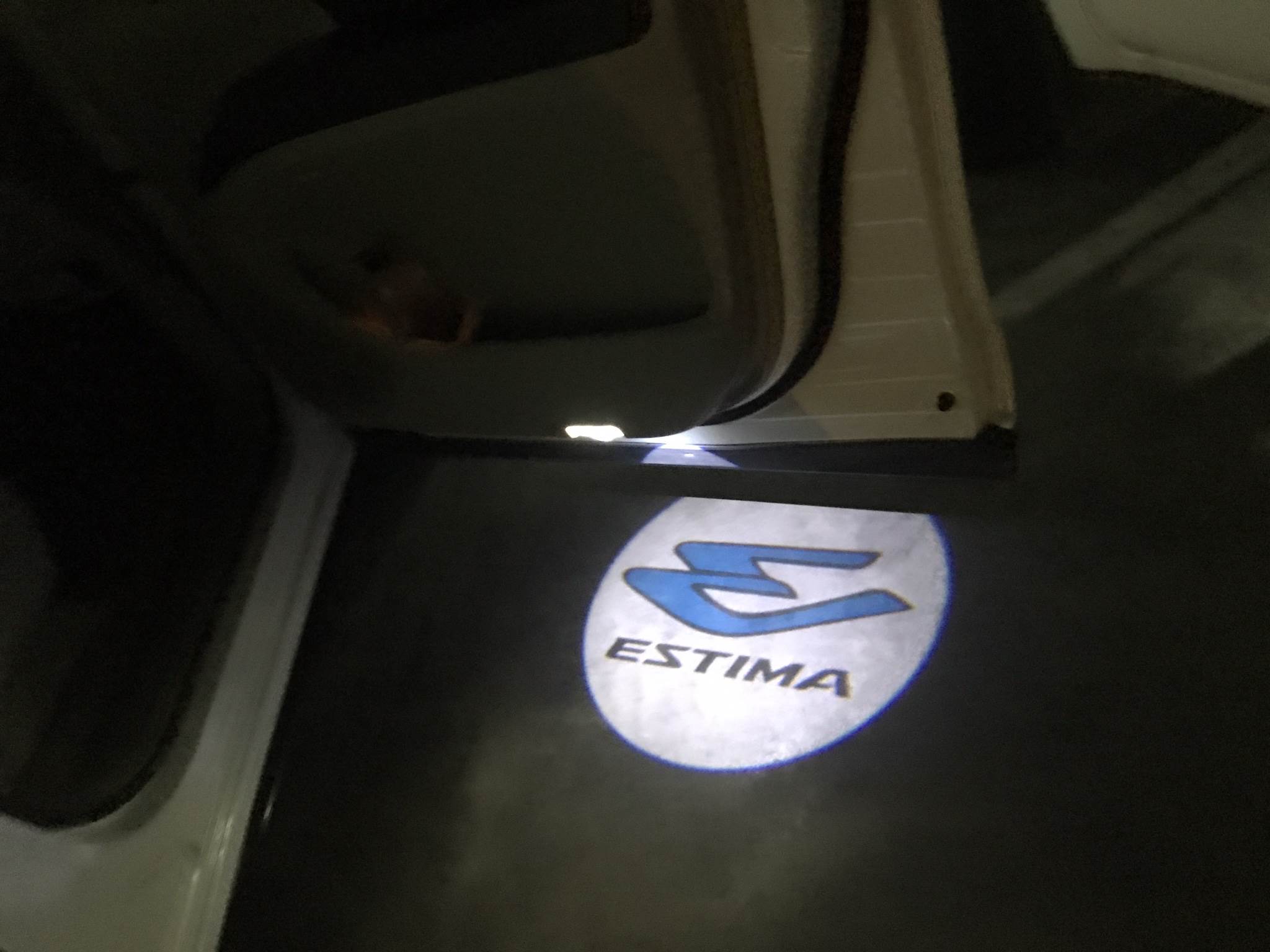 ไฟ LED Welcome Light Logo ESTIMA