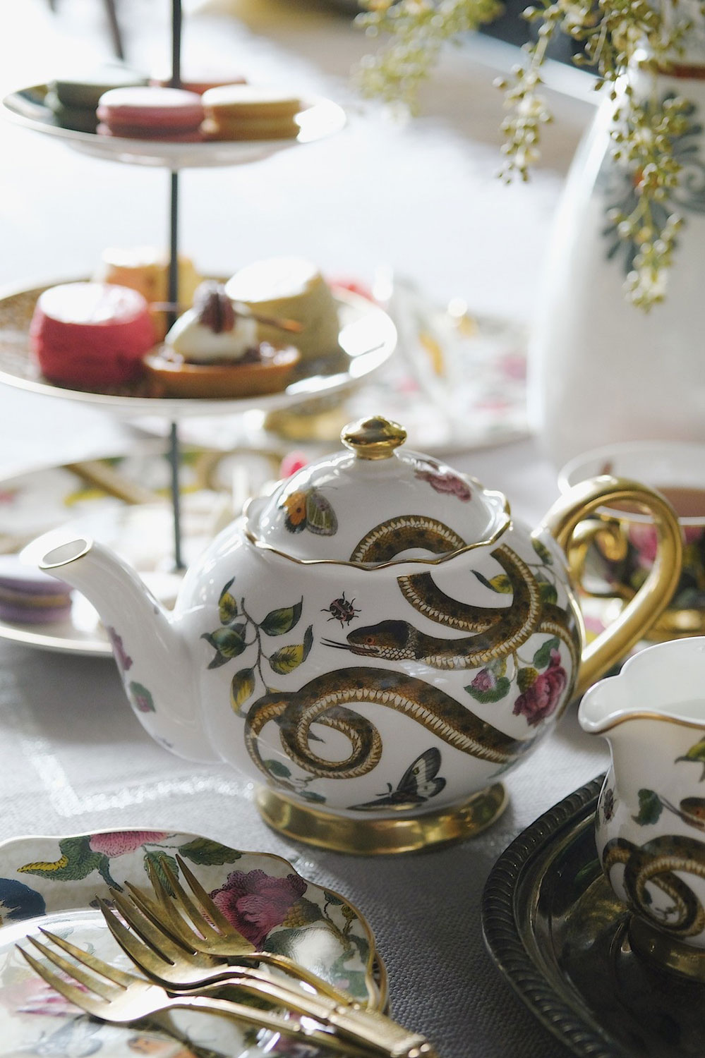 Creatures of Curiosity Snake Teapot - blueandwhitethailand