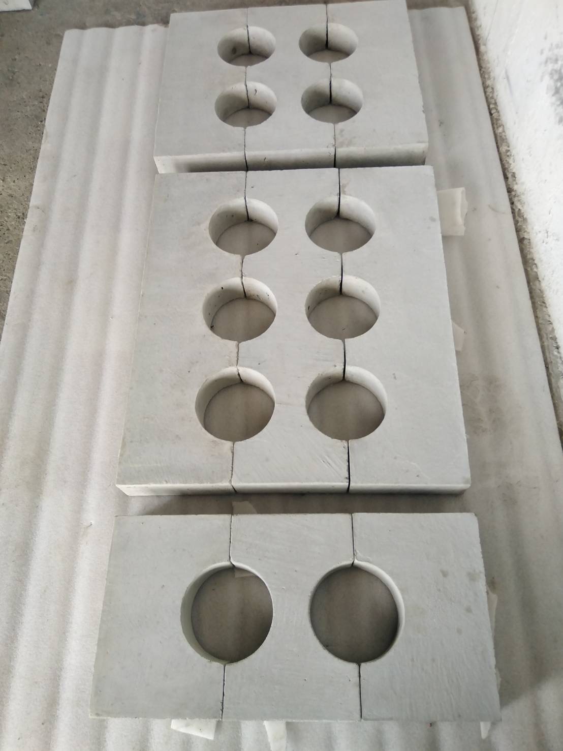 หวีคอนกรีตรองท่อ HDPE มาตราฐานการไฟฟ้า แคล้มล็อคท่อ HDPE (HDPE Spacer ...