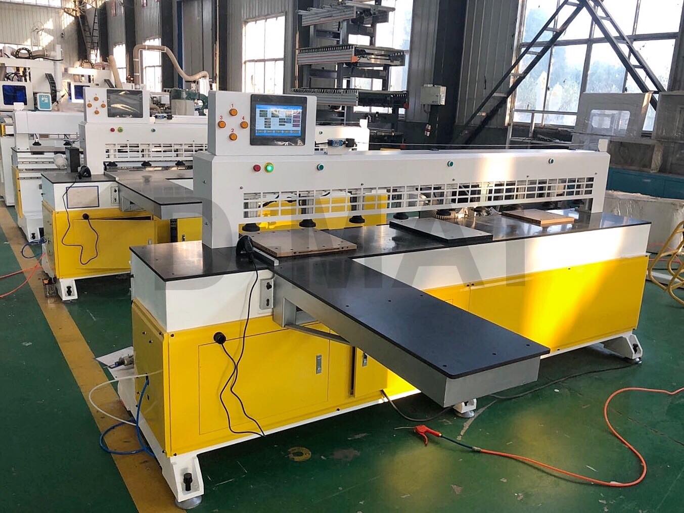 Automatic side driller - dmatcnc