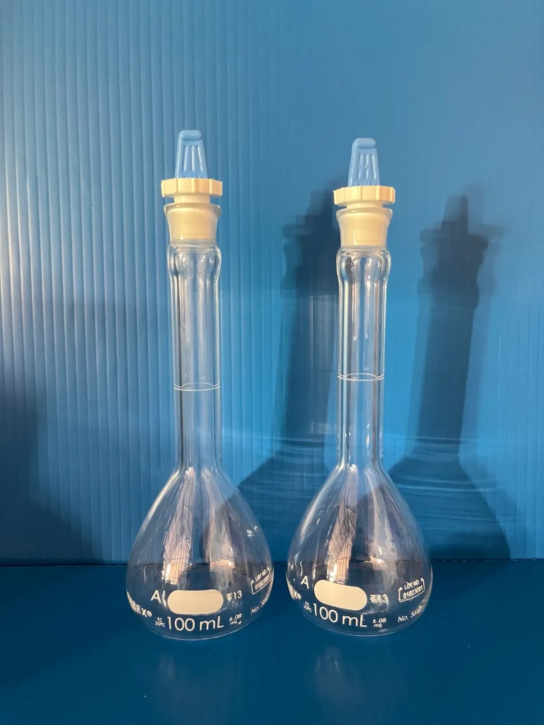Volumetric flask 100 ml Class A PE stopper "Pyrex"