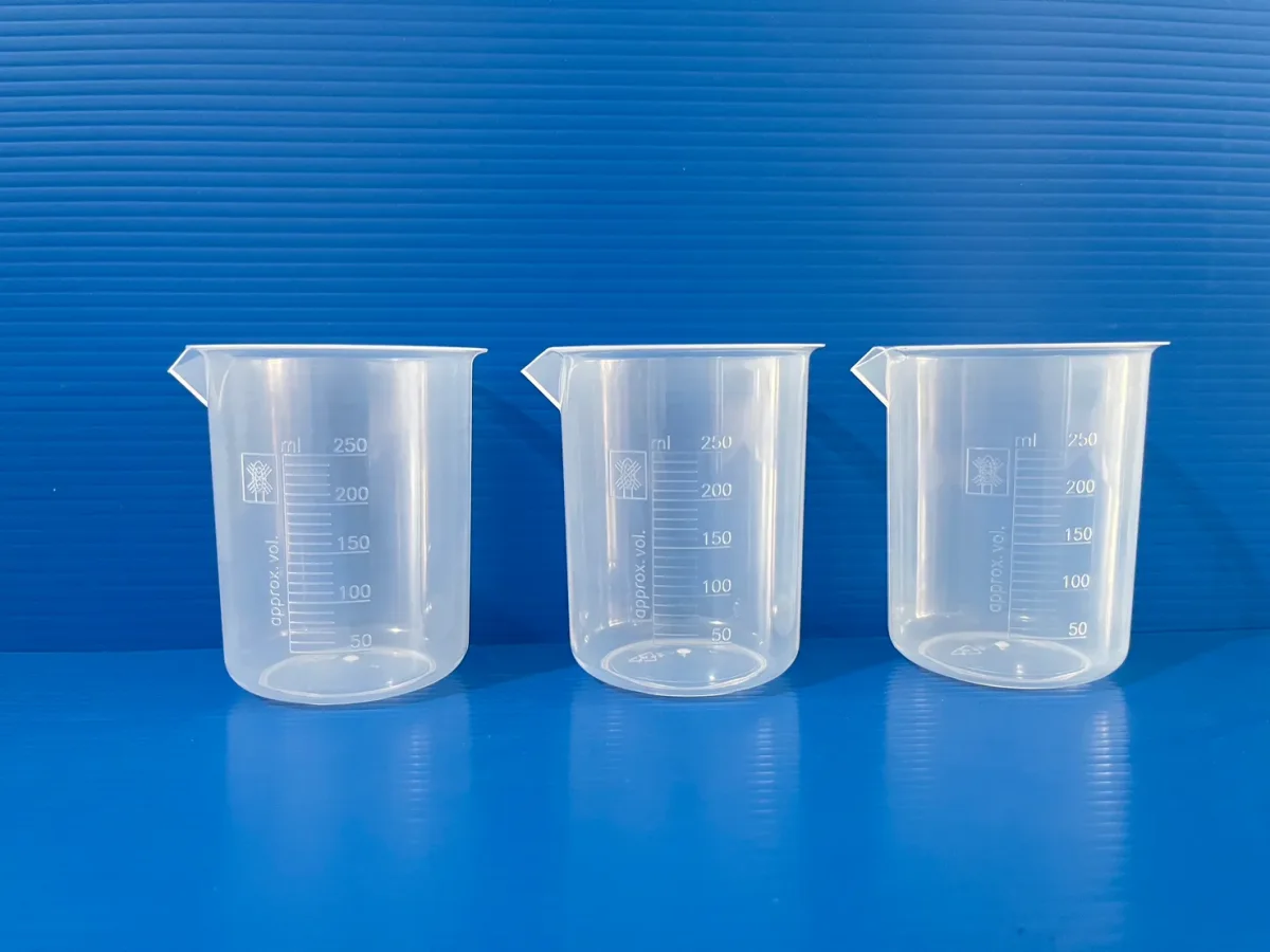 Beaker plastic PP without handle, 250 ml