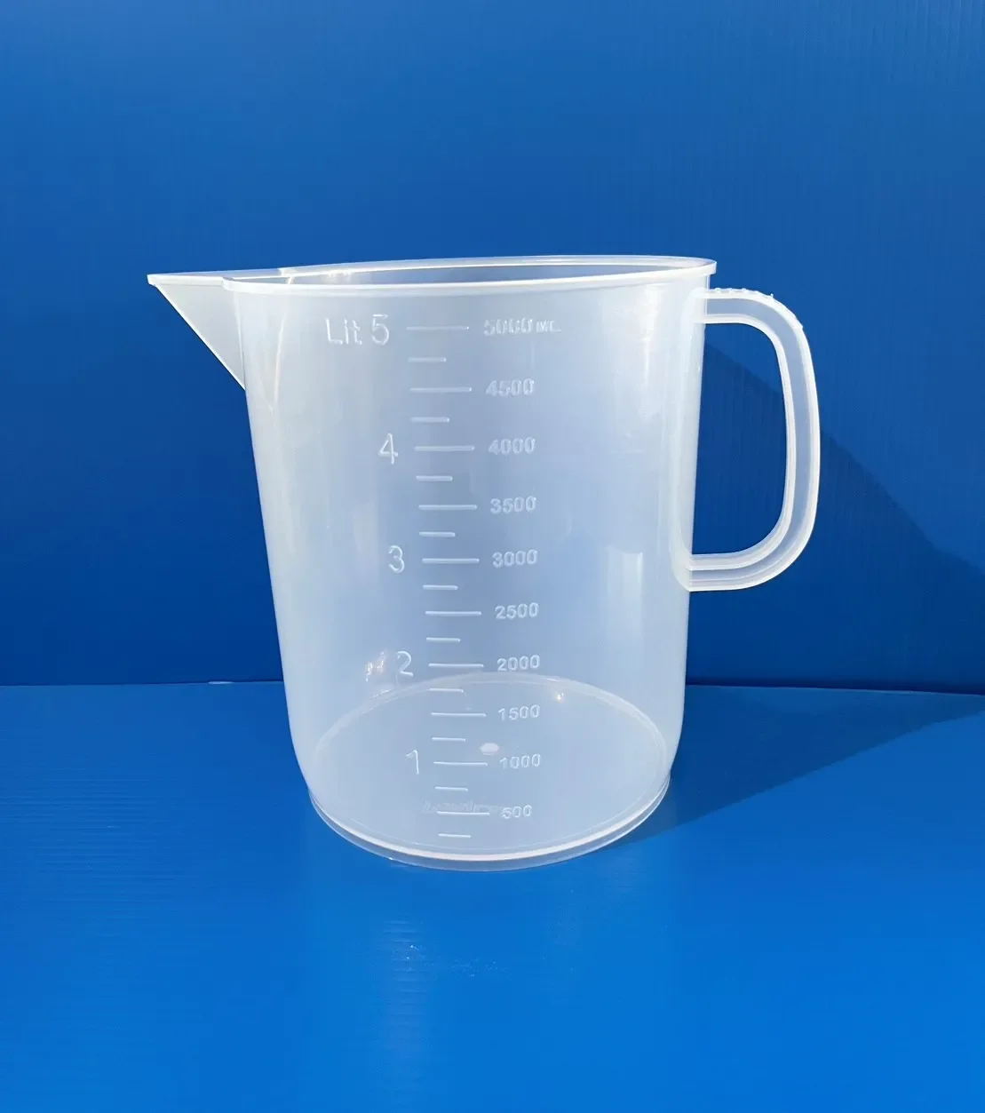 Beaker plastic PP 5L with handle,low form "Polylab"