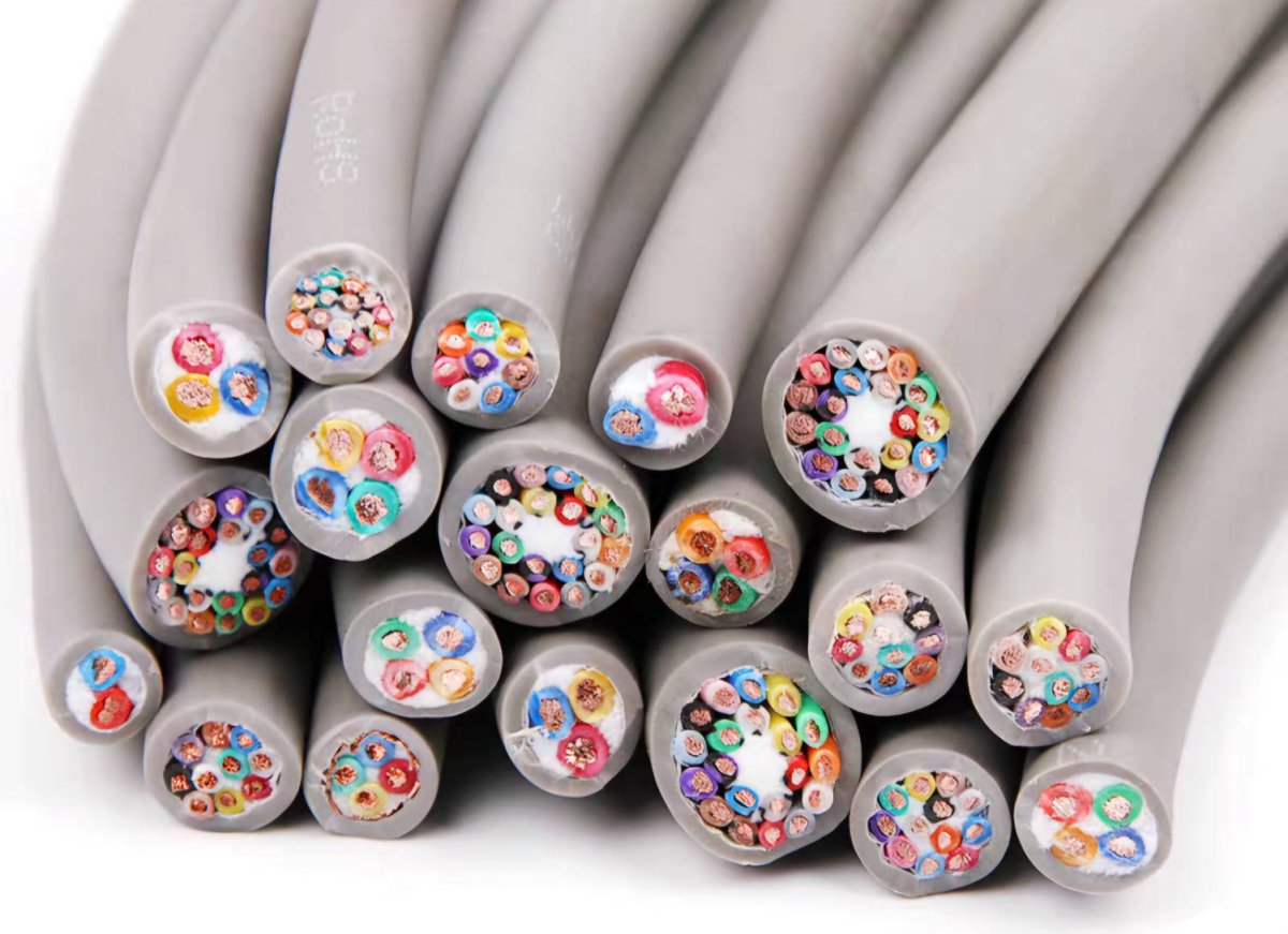 สายไฟ 10Core ขนาด 0.3 สายไฟ TRVV แบบทนน้ำมันได้ดี สายไม่แข็งเมื่อโดนน้ำมัน