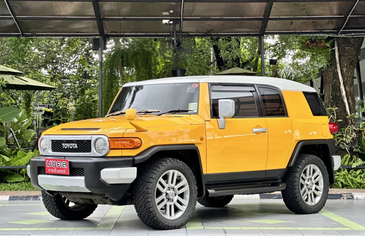TOYOTA FJ CRUISER 4.0 V6 4WD A/T 2012 สีเหลือง (LL0299) 20-29