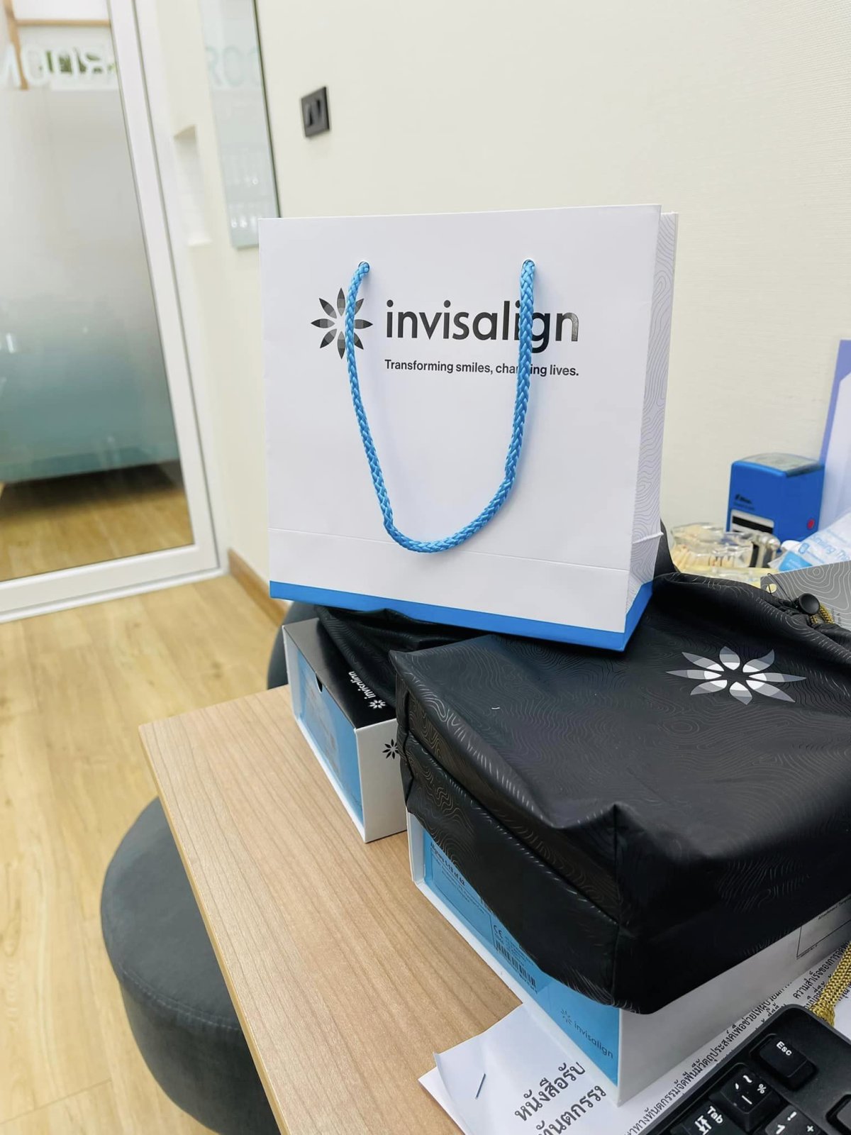รับชิ้นงาน Invisalign comprehensive package: unlimit aligner