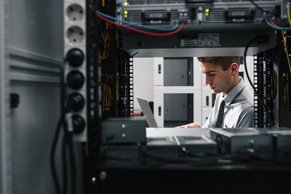 What Is Power Factor (PF) and Its Relationship with UPS Systems