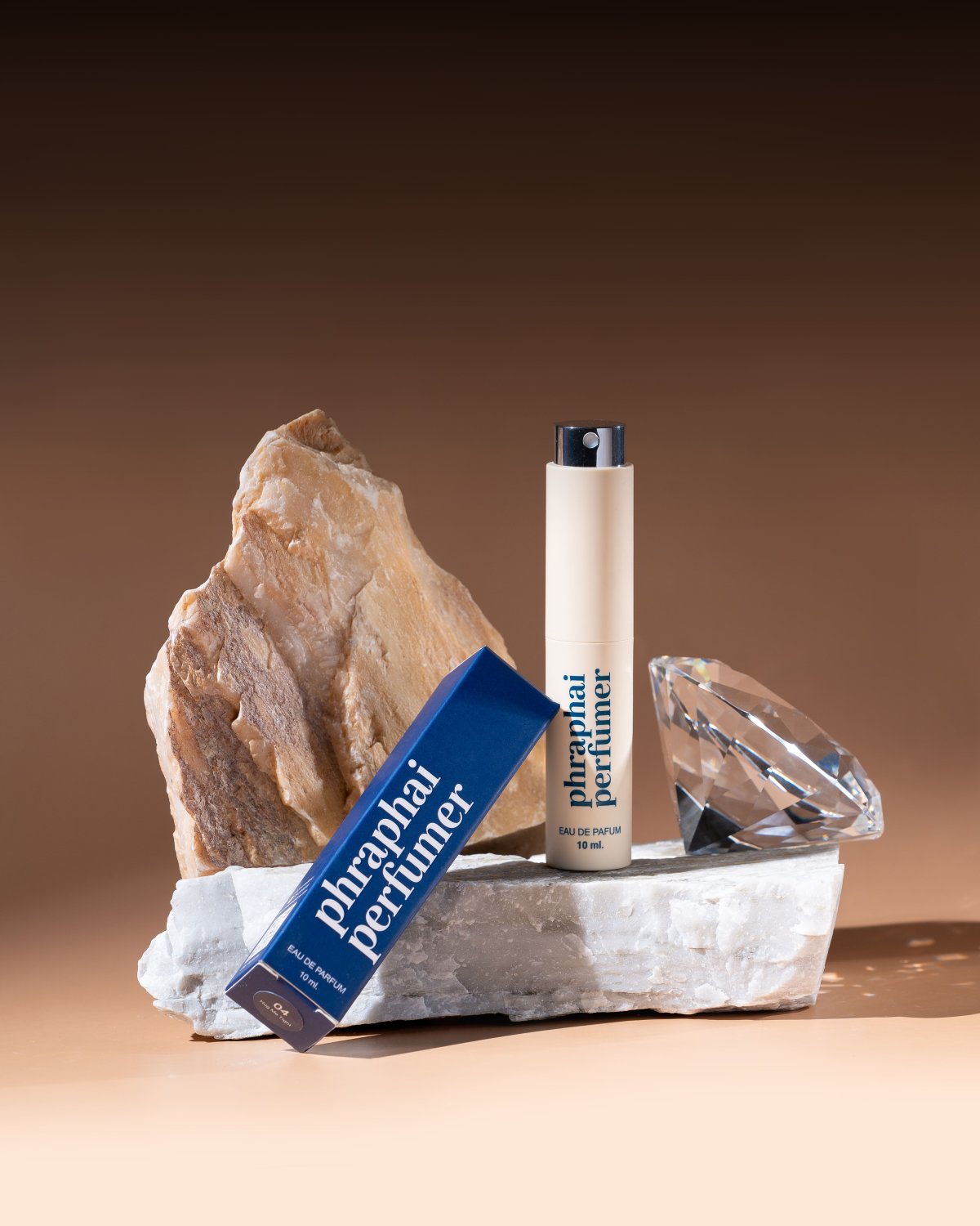 Perfume EAU DE PAFUM 10 ml. กลิ่น Hug Me Tight