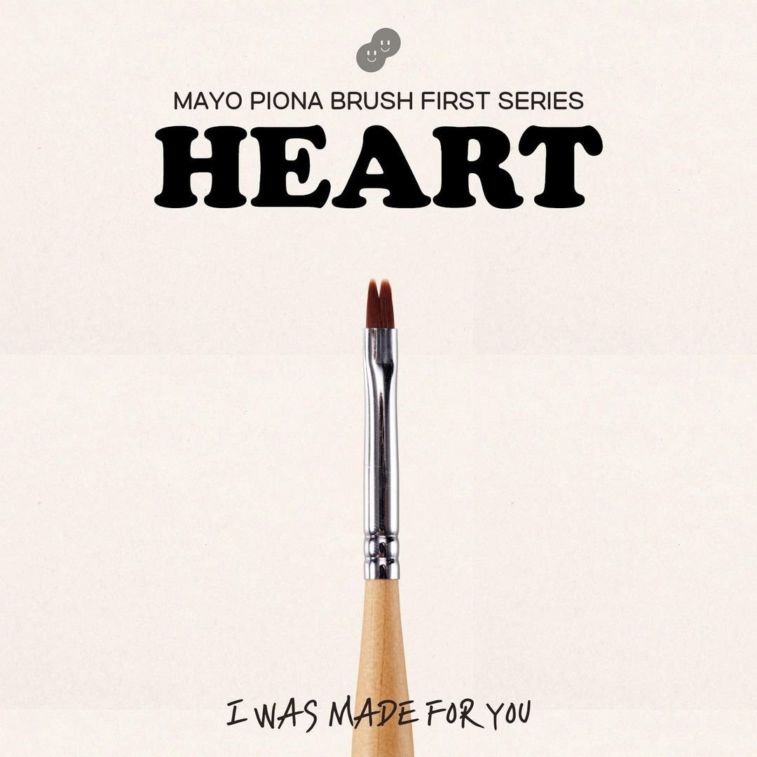 MAYO Heart Fiona Brush