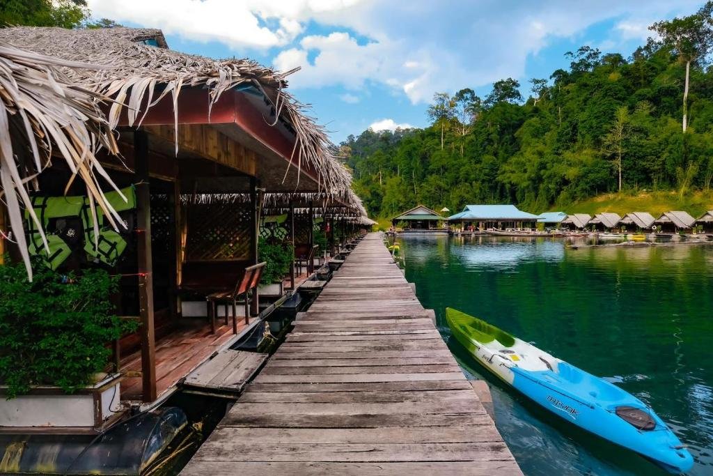 Praiwan floating resort