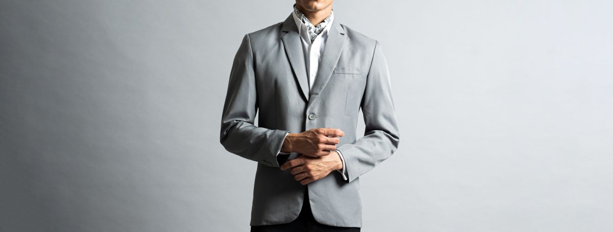Tren Jas Formal Slim Fit di Kalangan Pria Modern