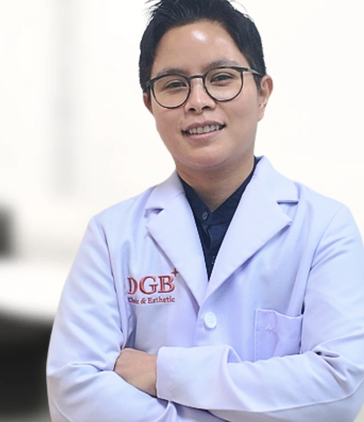 Dr.Benjawan Klanklong, the board certified surgeon