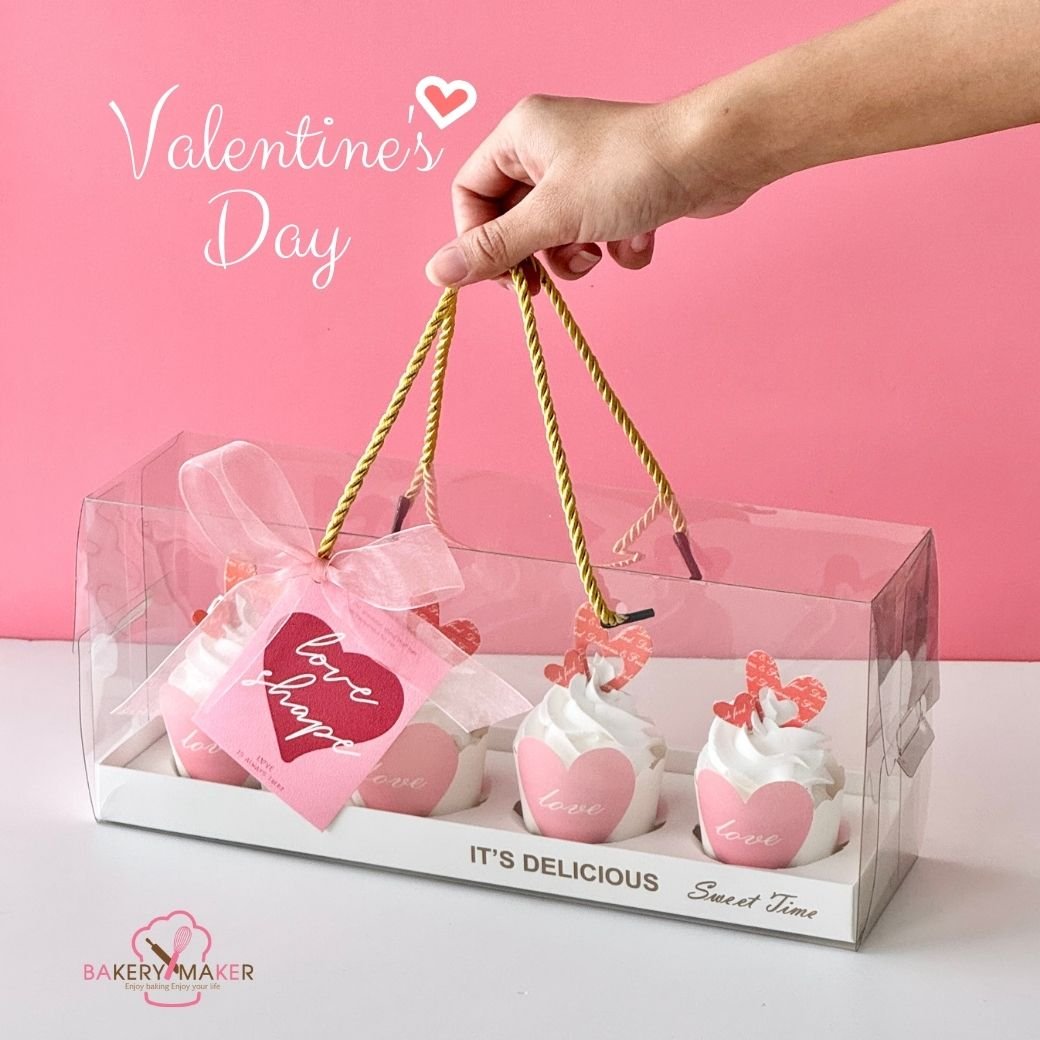 กล่องคัพเค้กพลาสติกใส หูหิ้ว 4 หลุม ฐานขาว 5 ใบ วาเลนไทน์ Valentine