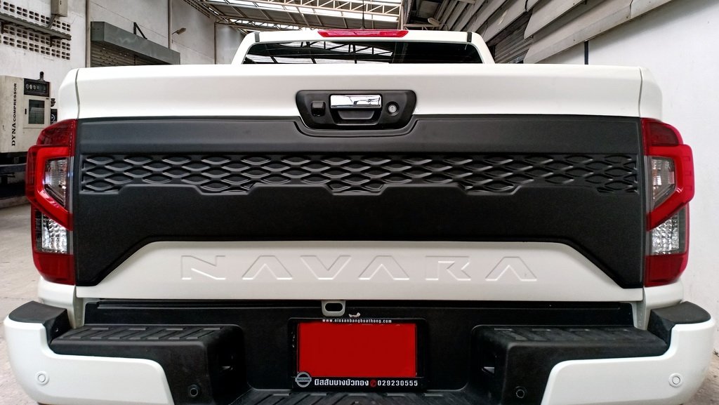 12.Tail Gate Nudge - kawitaauto4x4