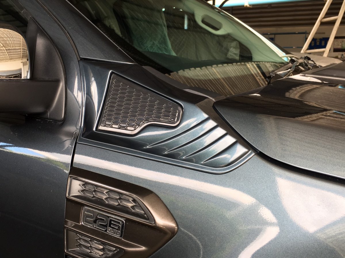 16.Side Bonnet Trim - kawitaauto4x4