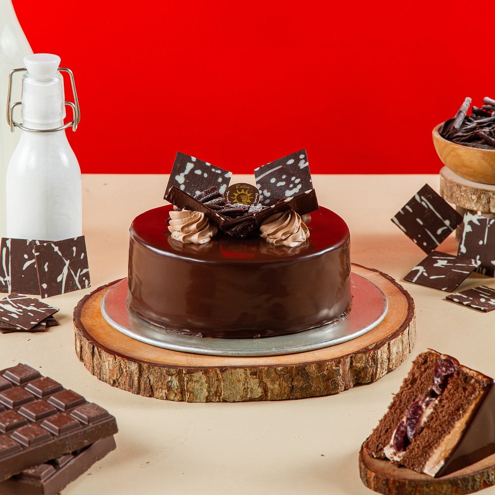 Black Forest 15 cm round cake by Eaton Indonesia