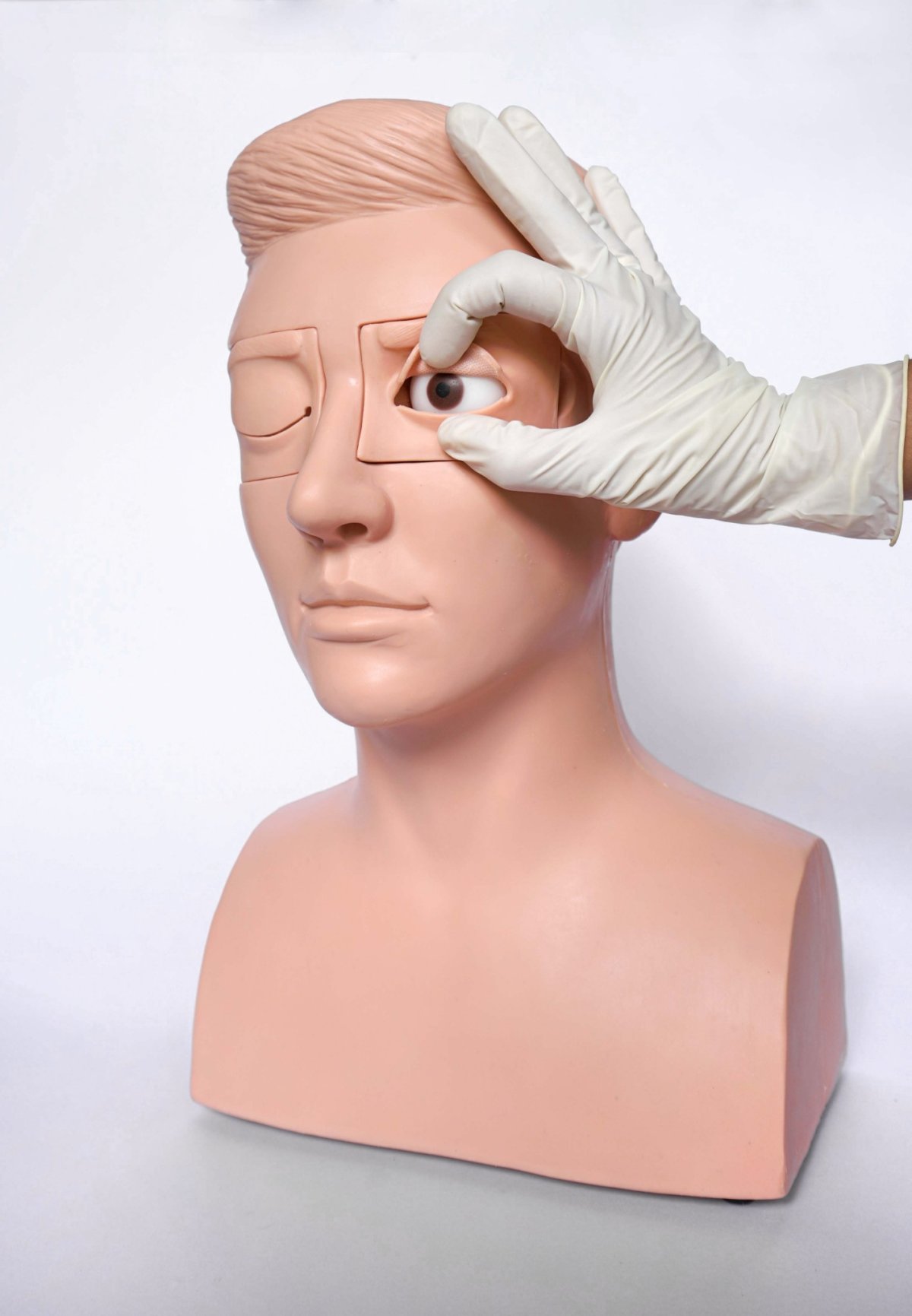 O002 หุ่นฝึกกำจัดสิ่งแปลกปลอมในตา / Eye Foreign Body Removing Model