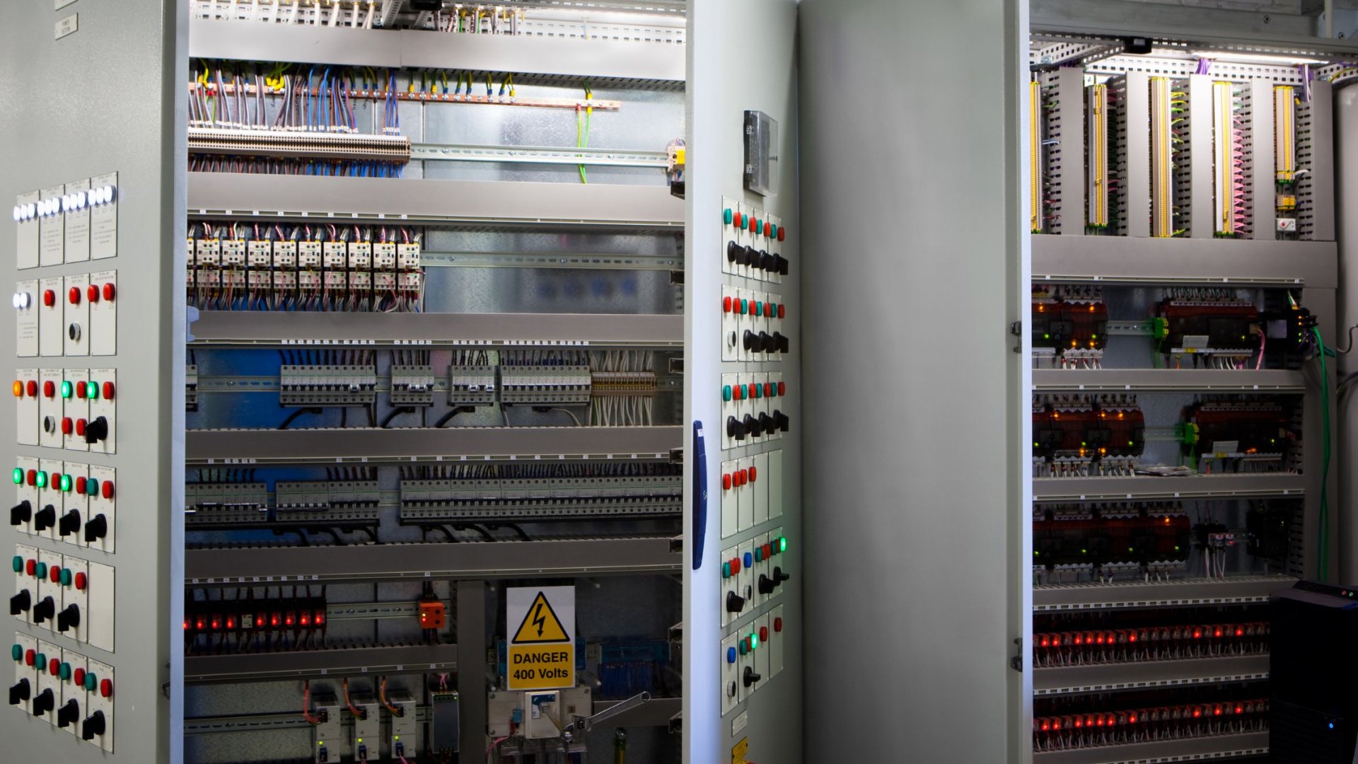 บริการรับทำระบบ Automation ด้วย PLC, SCADA, HMI
