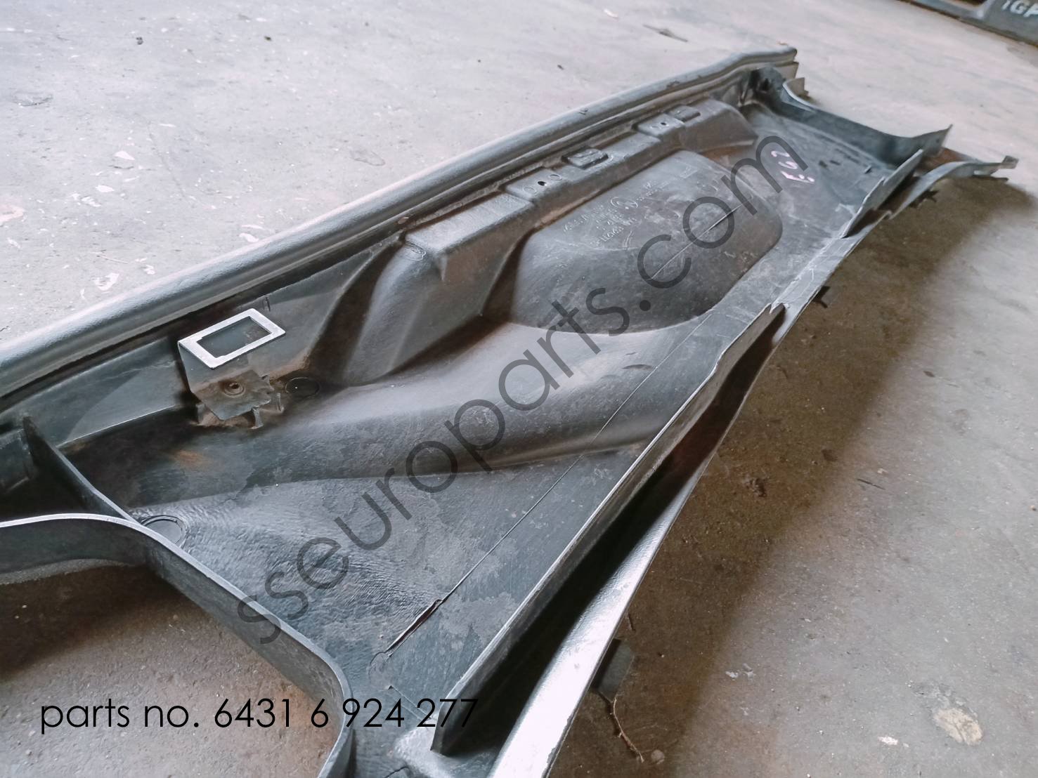 ตัวเรือนไมโครฟิลเตอร์ส่วนล่าง หมายเลขชิ้นส่วน: 64316924277 6924277 เก่า ...