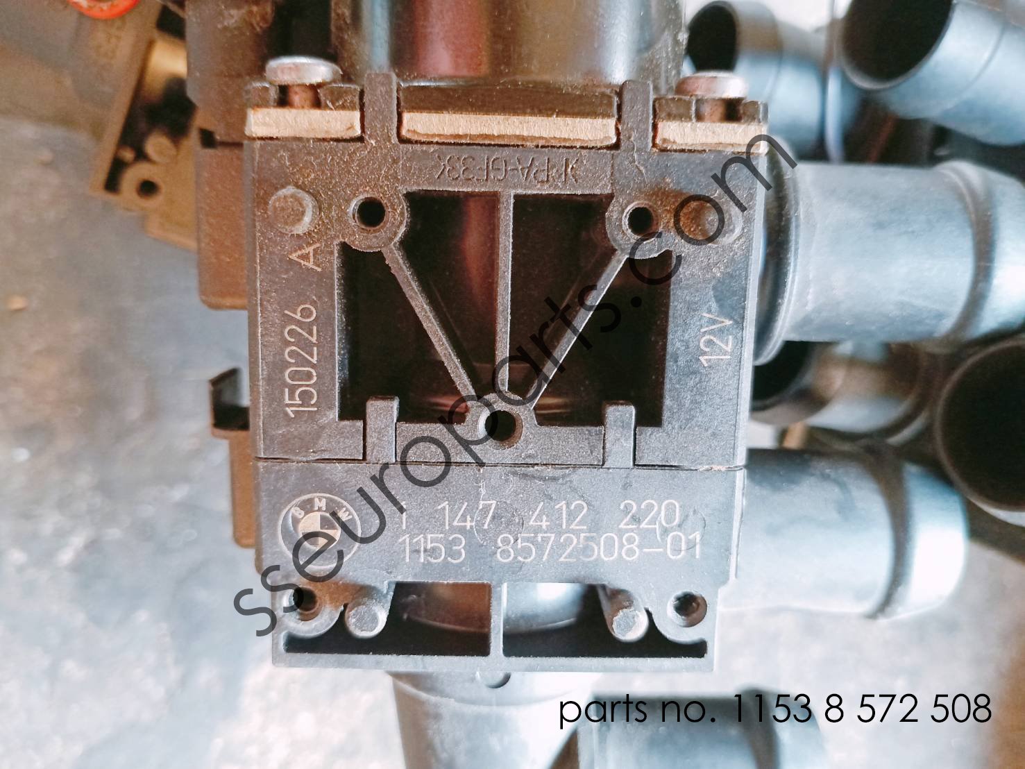 วาล์วเปลี่ยนทาง หมายเลขชิ้นส่วน: 11538572508 8572508 - sseuroparts