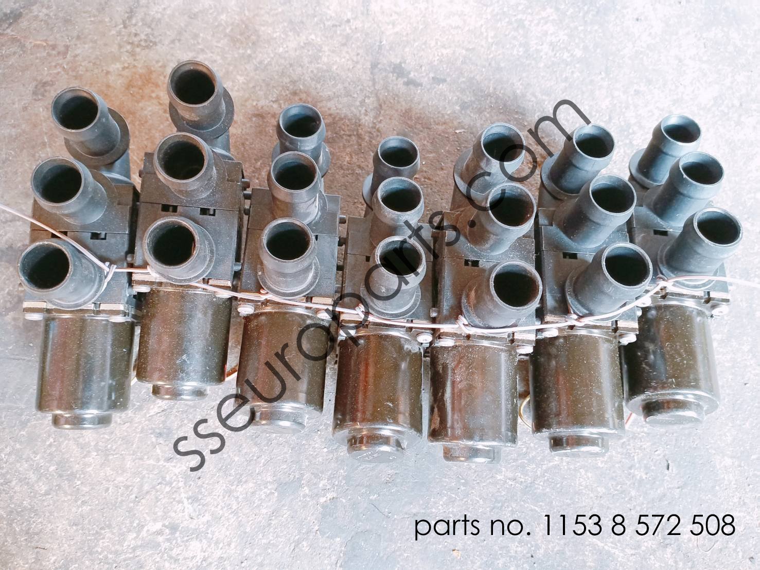 วาล์วเปลี่ยนทาง หมายเลขชิ้นส่วน: 11538572508 8572508 - sseuroparts