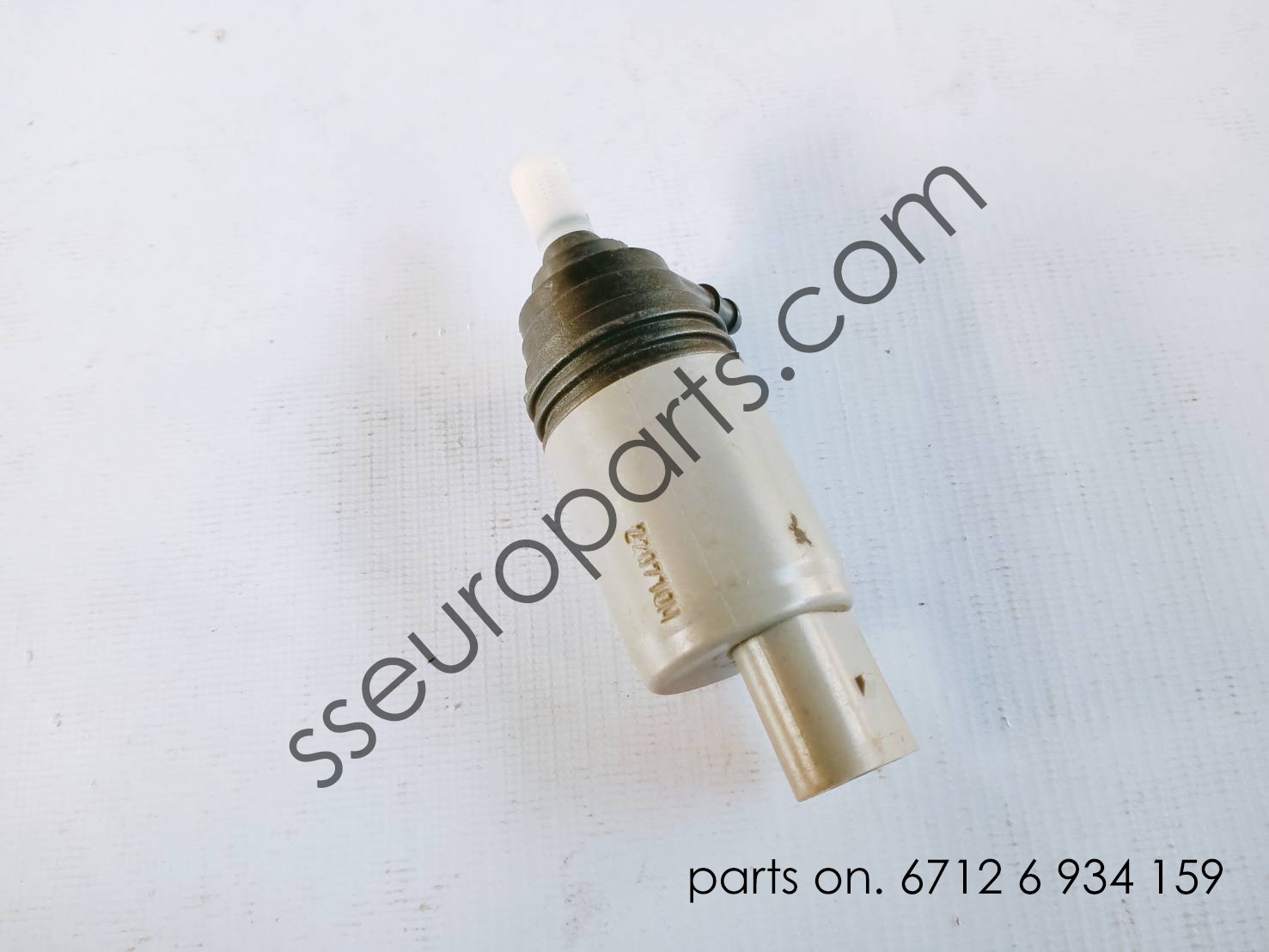 Wash pump/fluid container 67127302589 7302589 67126934159 6934159 ...