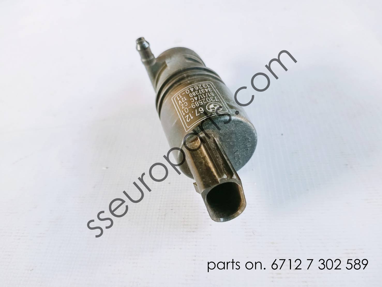 Wash pump/fluid container 67127302589 7302589 67126934159 6934159 ...