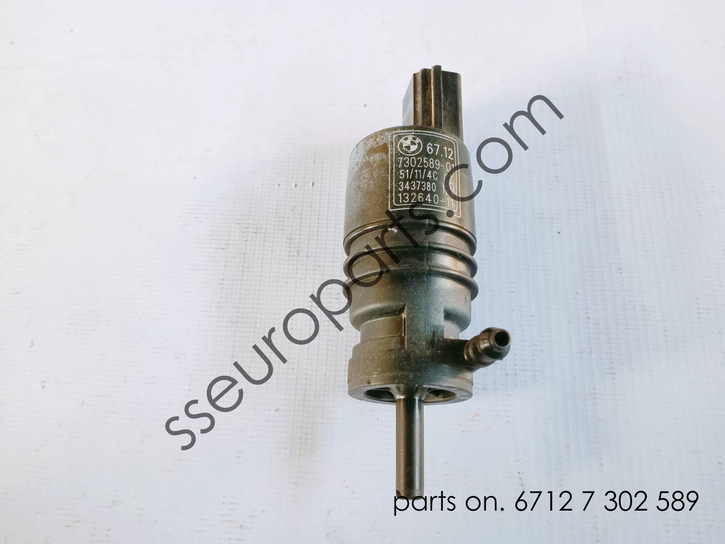 Wash pump/fluid container 67127302589 7302589 67126934159 6934159 ...