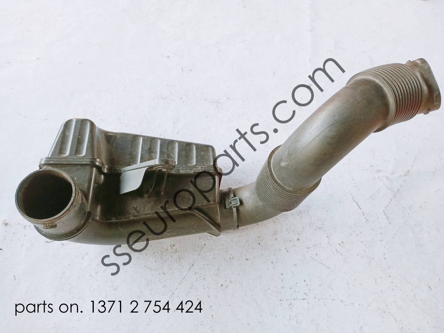 ท่อร่วมไอดี 13712754424 2754424 - sseuroparts