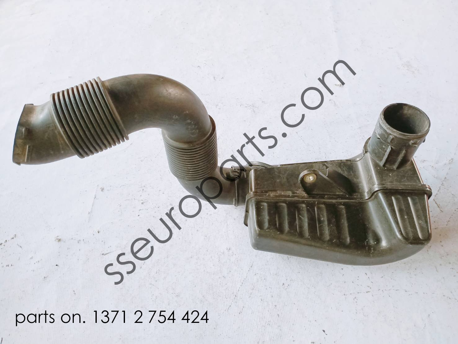 ท่อร่วมไอดี 13712754424 2754424 - sseuroparts