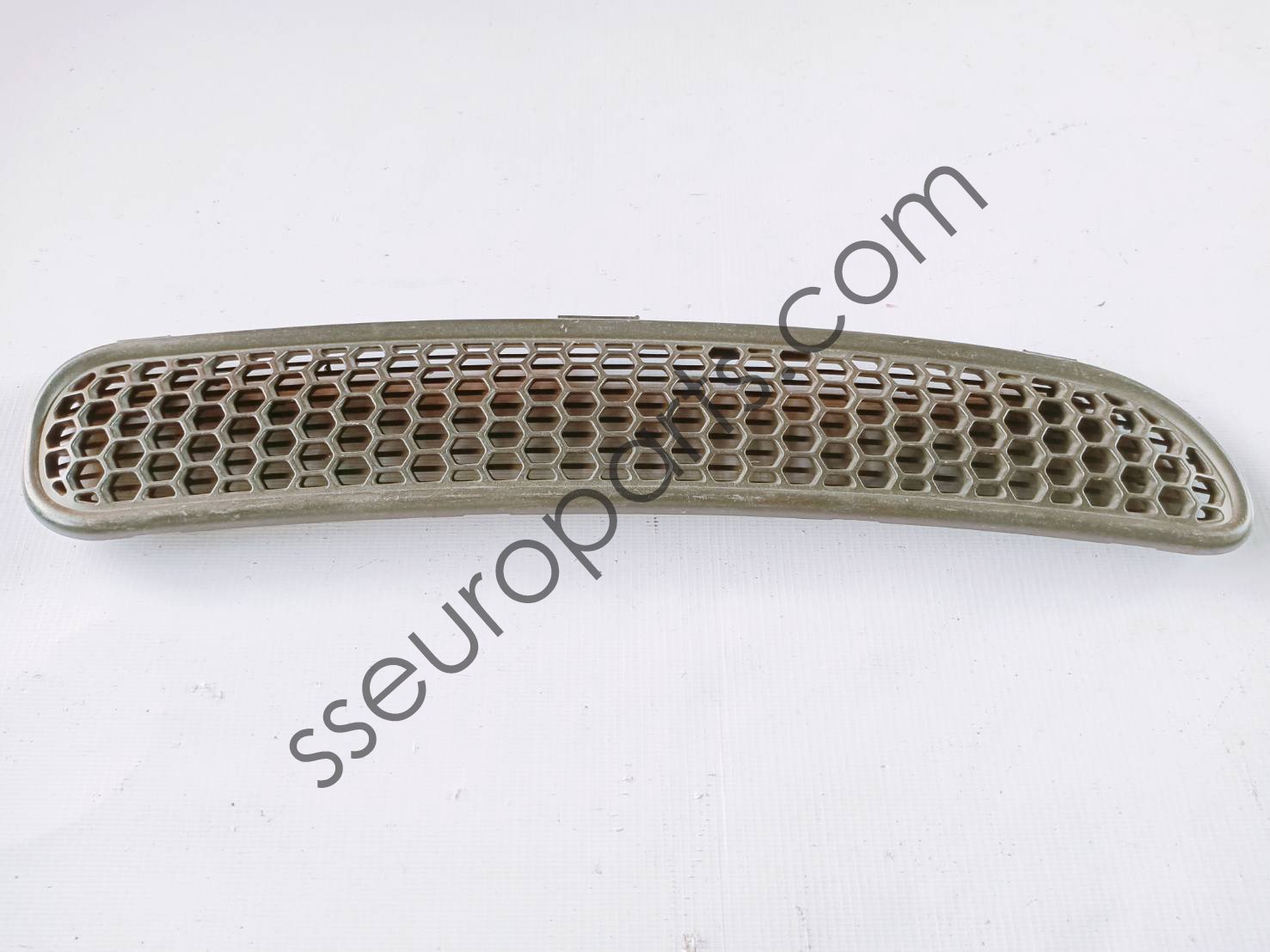 Grille left 51137122505 7122505 - sseuroparts