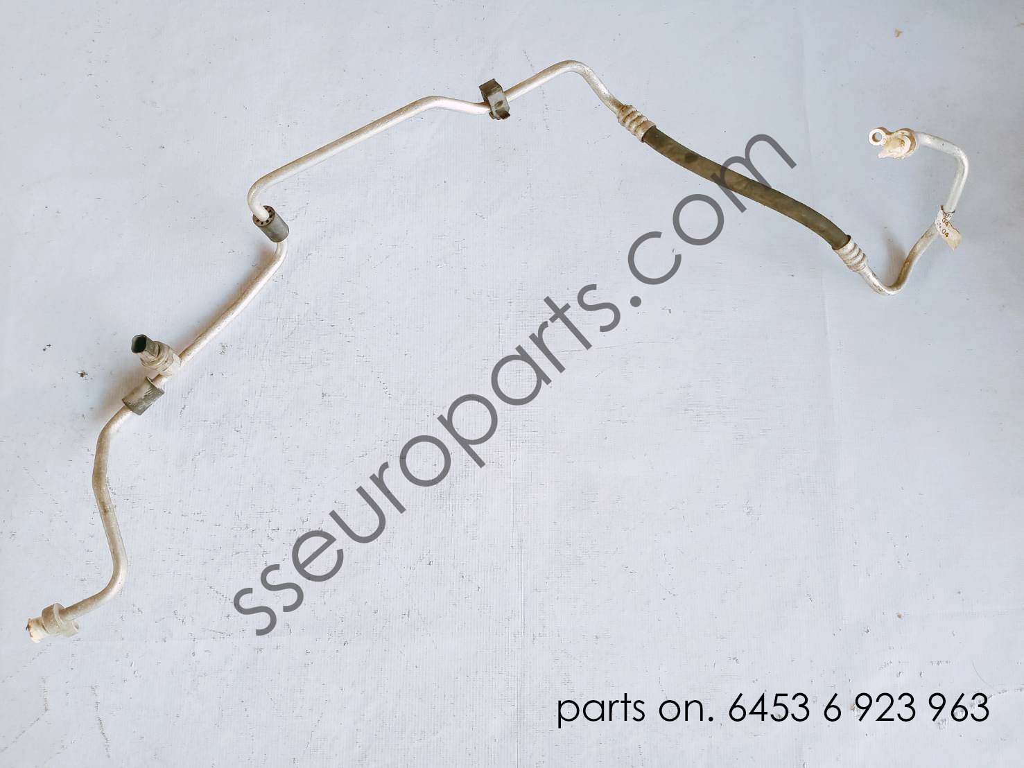 ท่อความดันคอนเดนเซอร์คอยล์เย็น 64536923963 6923963 - sseuroparts